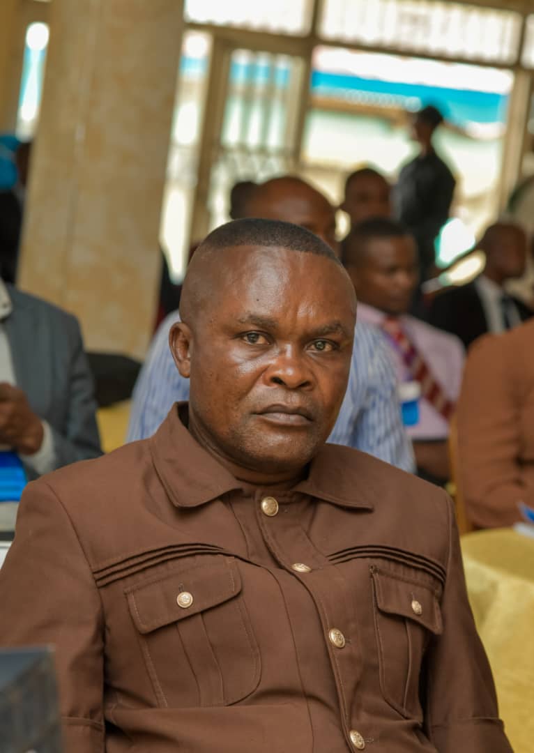 RDC – MAÏ-NDOMBE : Le ministre provincial de l’Éducation, Justin MOLAPI ...